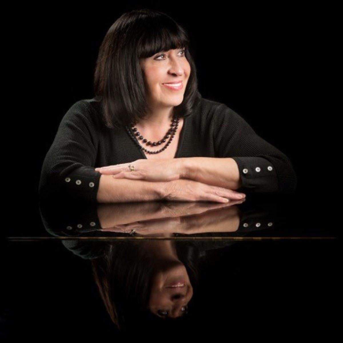 Angela Brownridge, piano